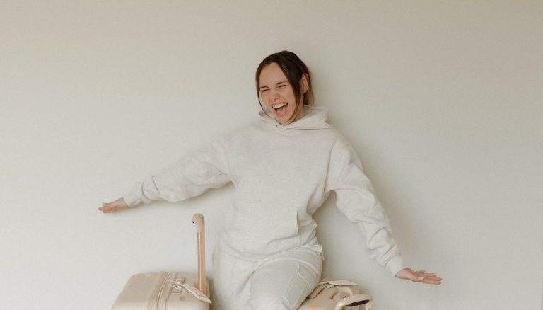 Alex Warren's Wife Kouvr Annon Mixed Ethnicity Helped Her In Shaping ...